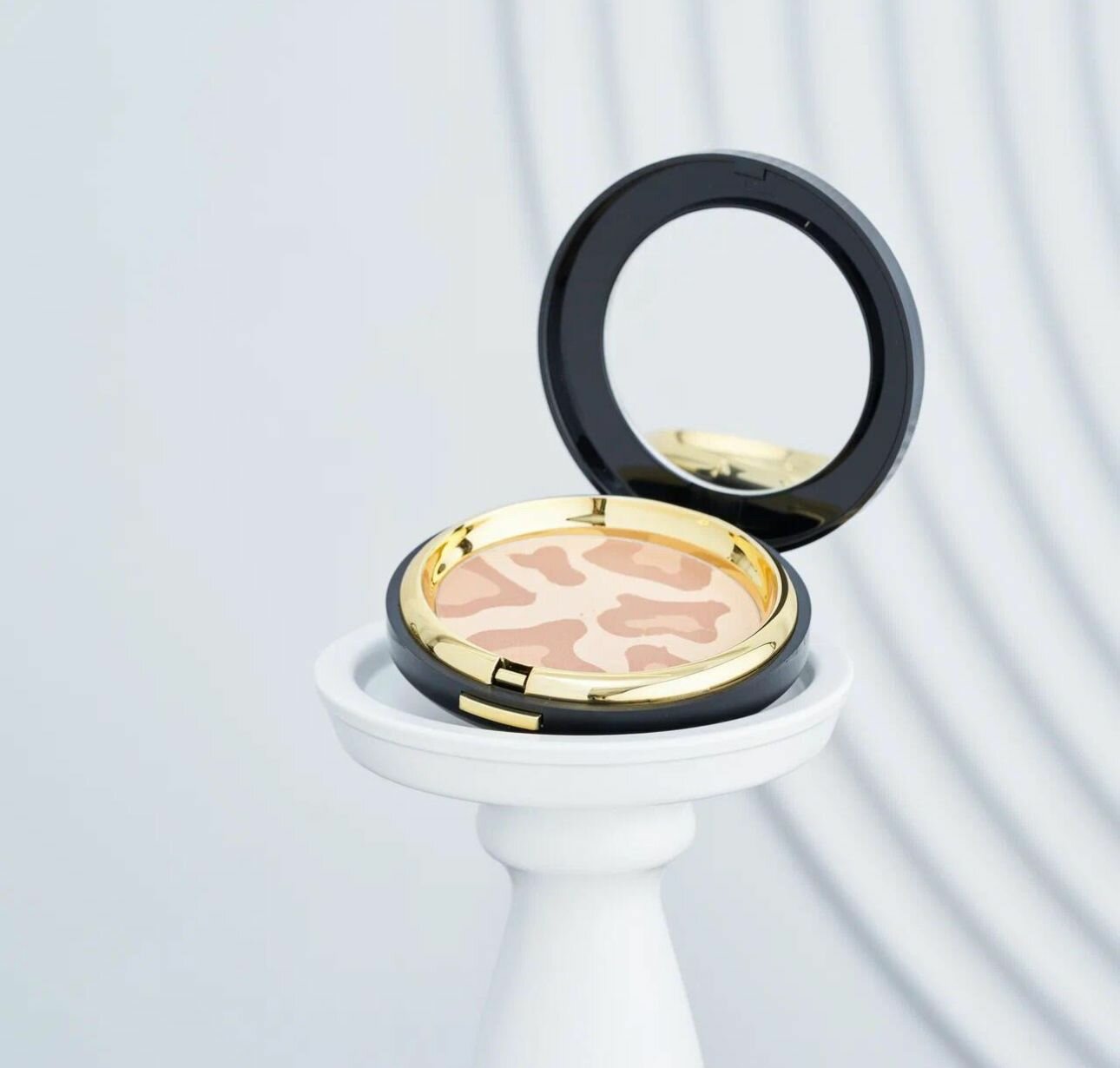 Etre Belle Leopard Compact Powder Матовая пудра для лица