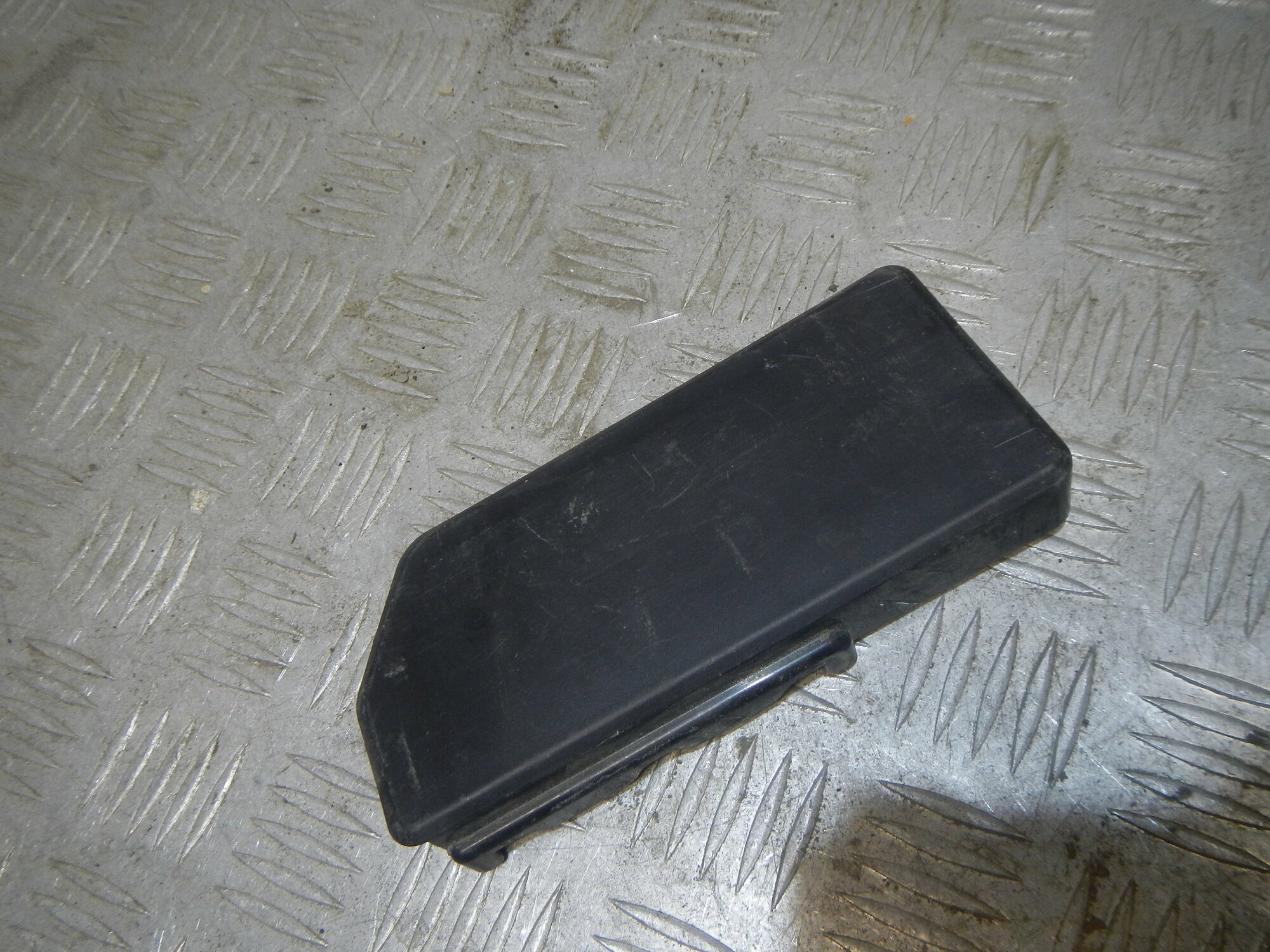 Б/У Накладка (кузов внутри), Nissan (Ниссан)-X-TRAIL (T30) (01-06) NISSAN X-TRAIL (T30) (01-06) правая Царапины. 521236 N...