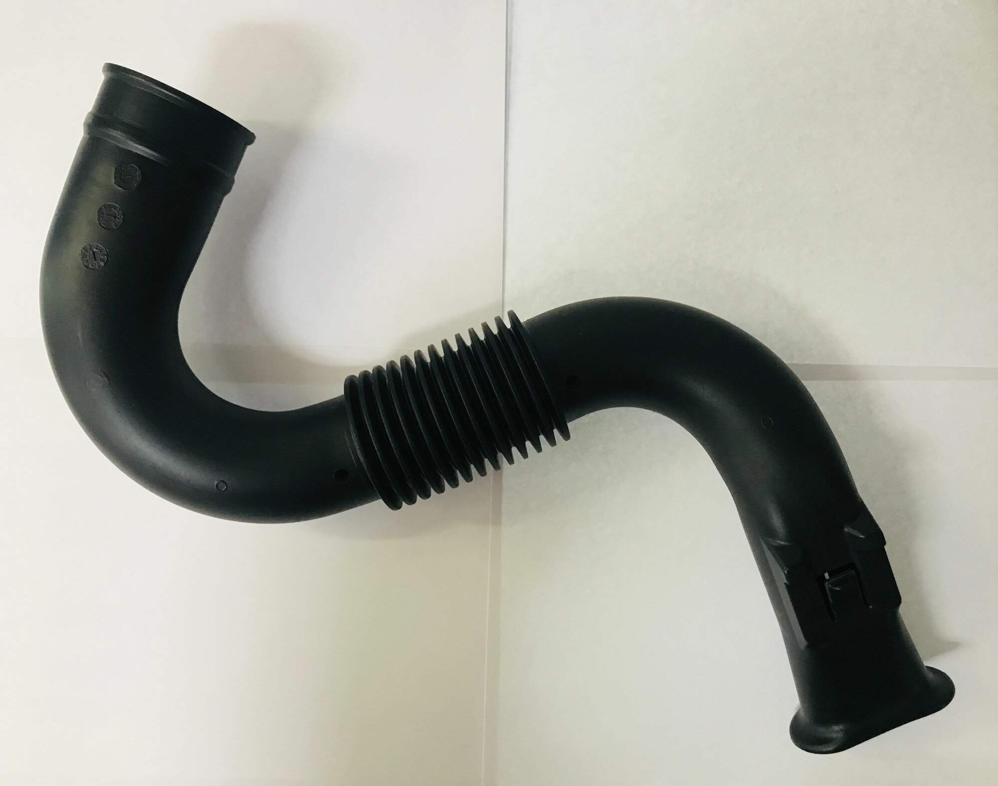 Патрубок воздушного фильтра для а/м Рено Логан 2