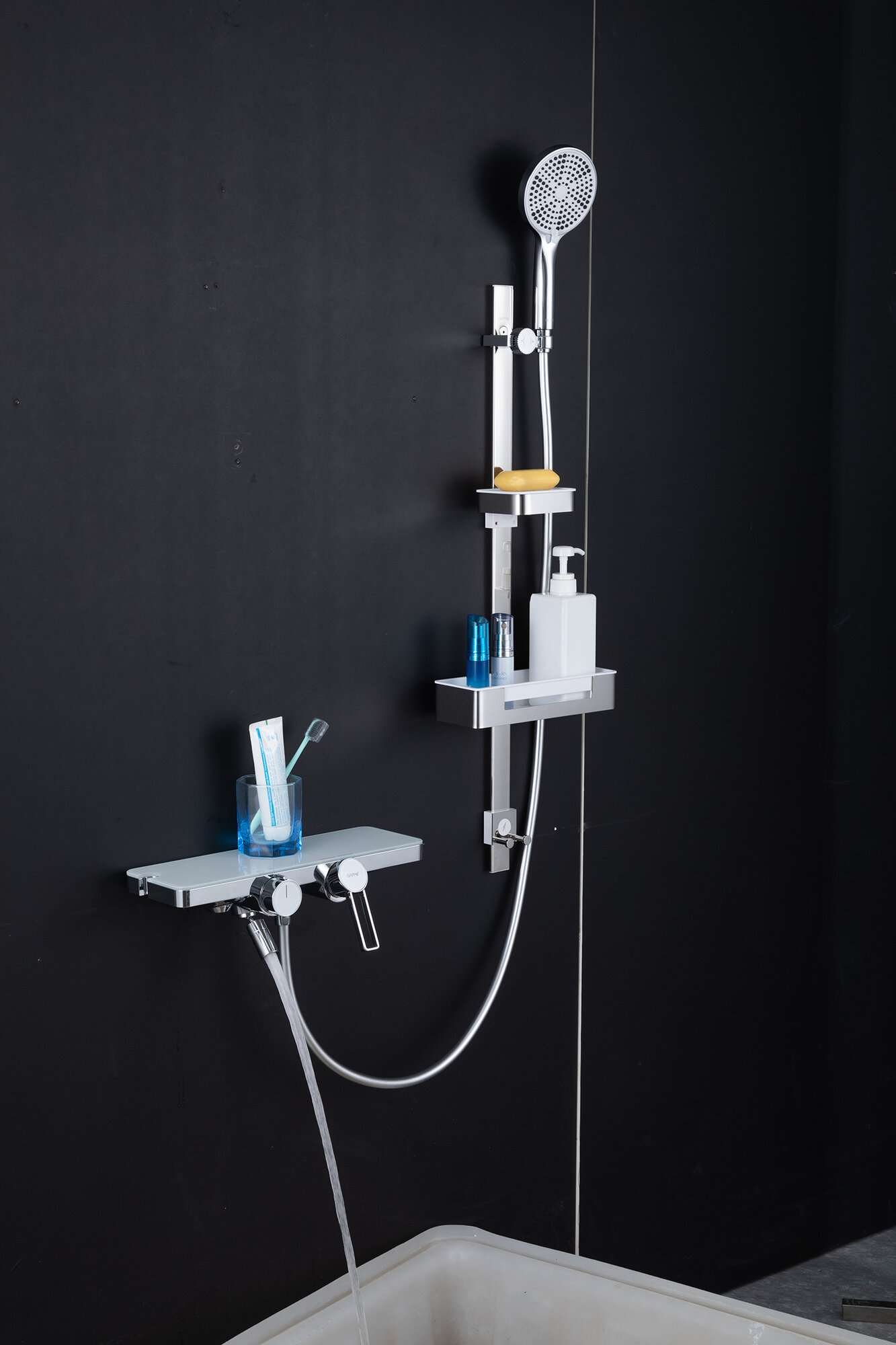 Смеситель для ванны с душевым гарнитуром Gappo G3296-20 латунь , белый/хром