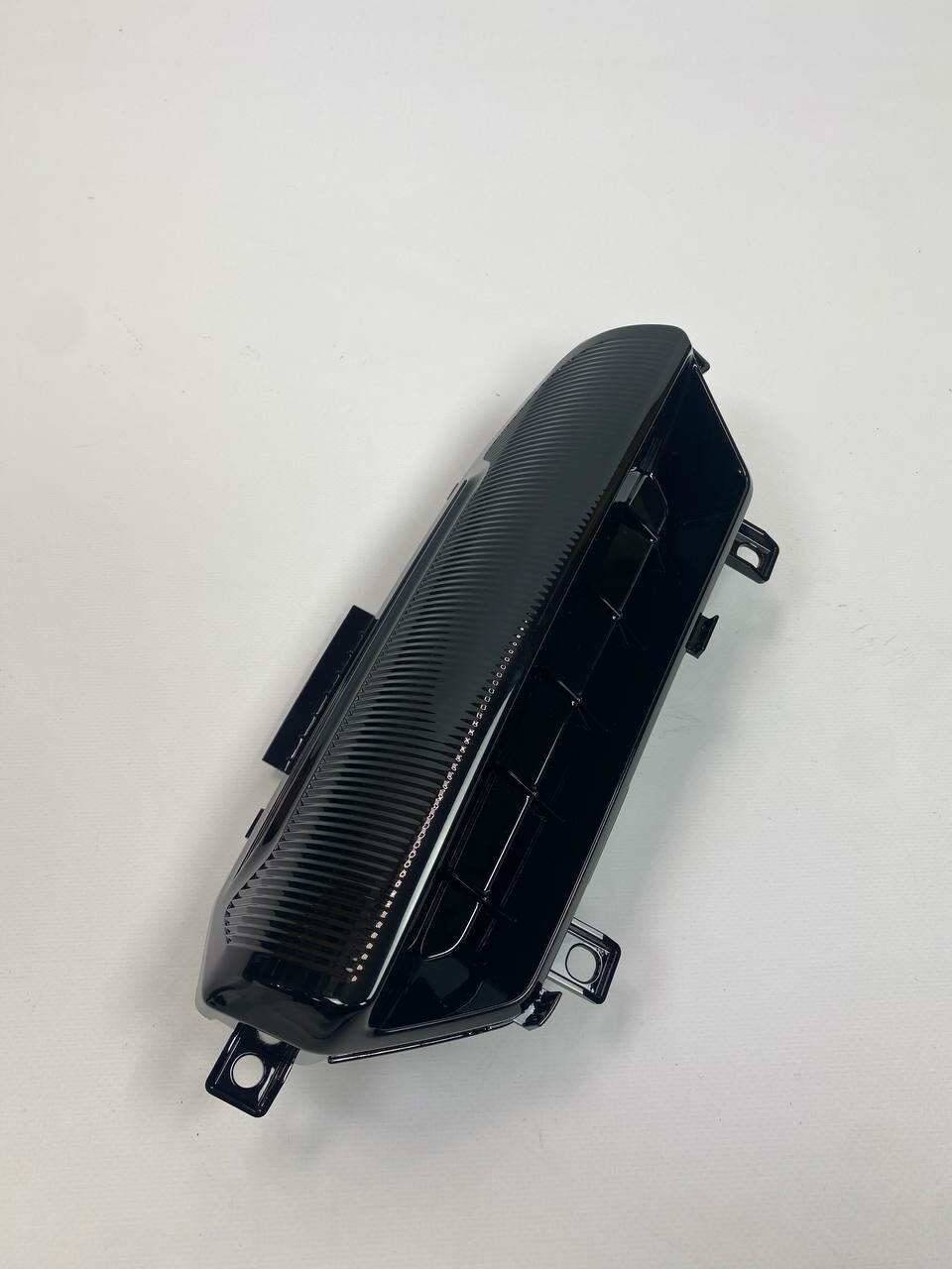 Вставка в передний бампер h97c3718042aa, для Voyah Free, правая