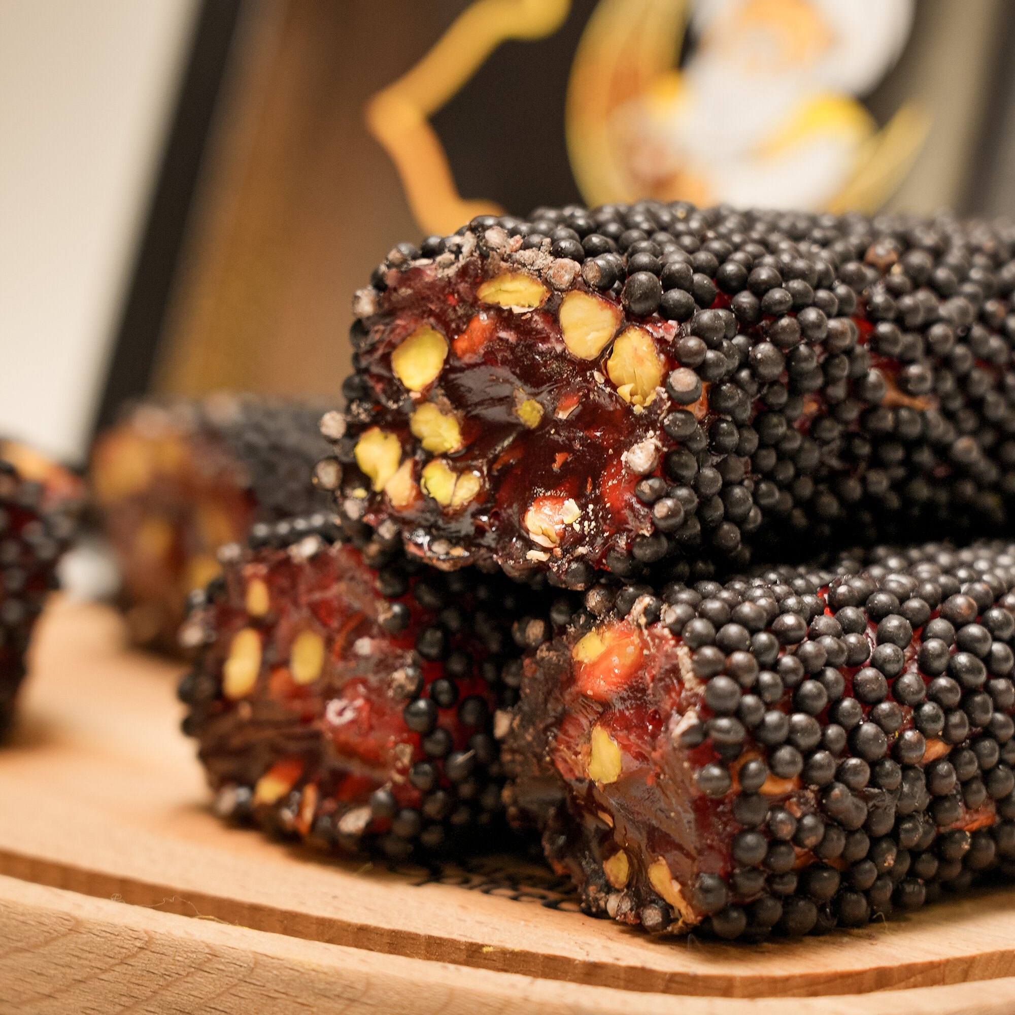 Лукум гранатовый с фисташками и шоколадным воздушным рисом 500гр. Турция