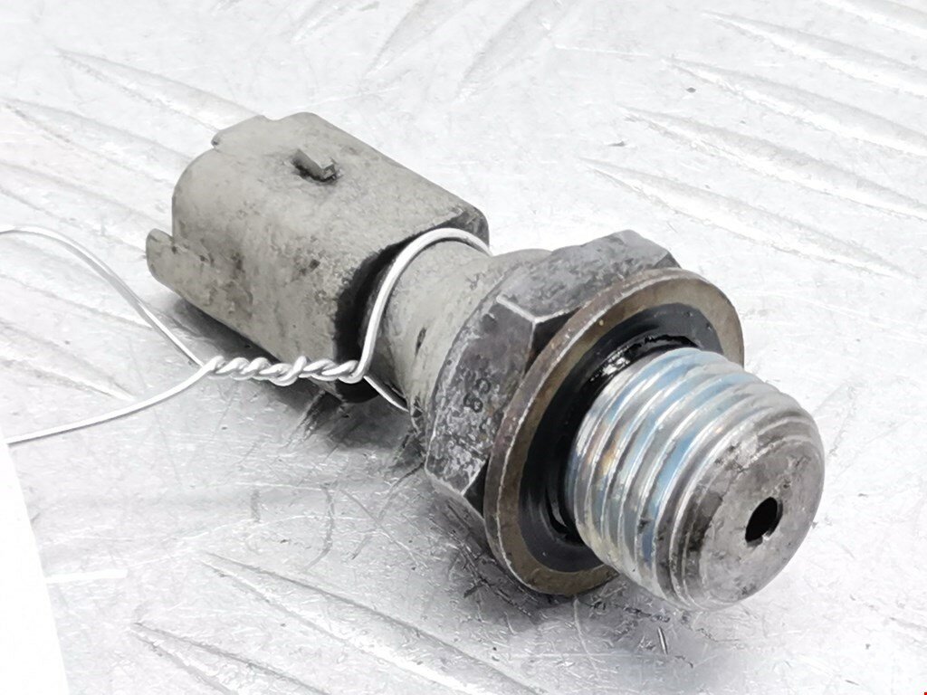 Датчик давления масла Ford Kuga 1 1486742 арт. 1985630