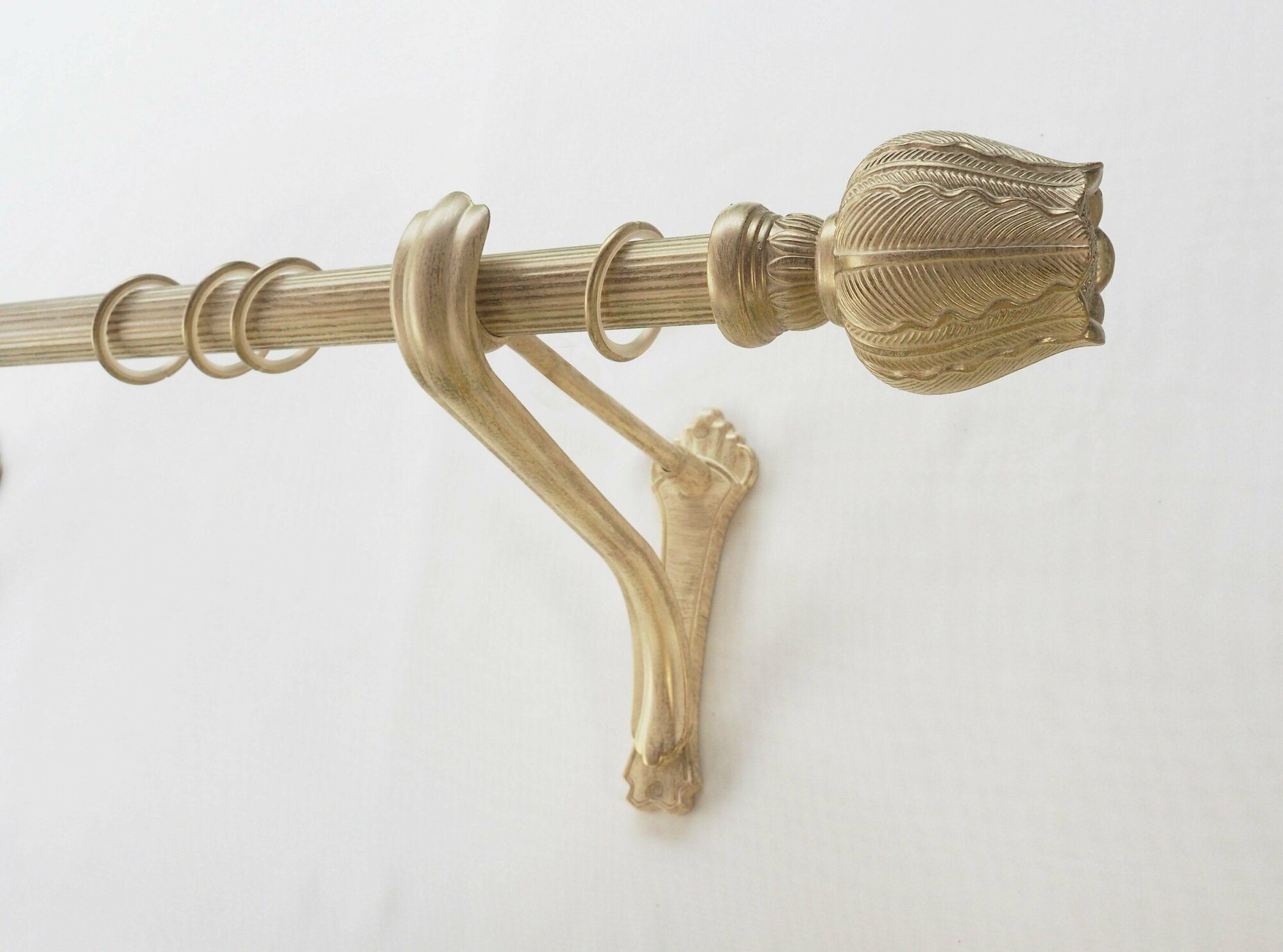 25 мм карниз Ост ваниль-золото однорядный наконечник Тюльпан