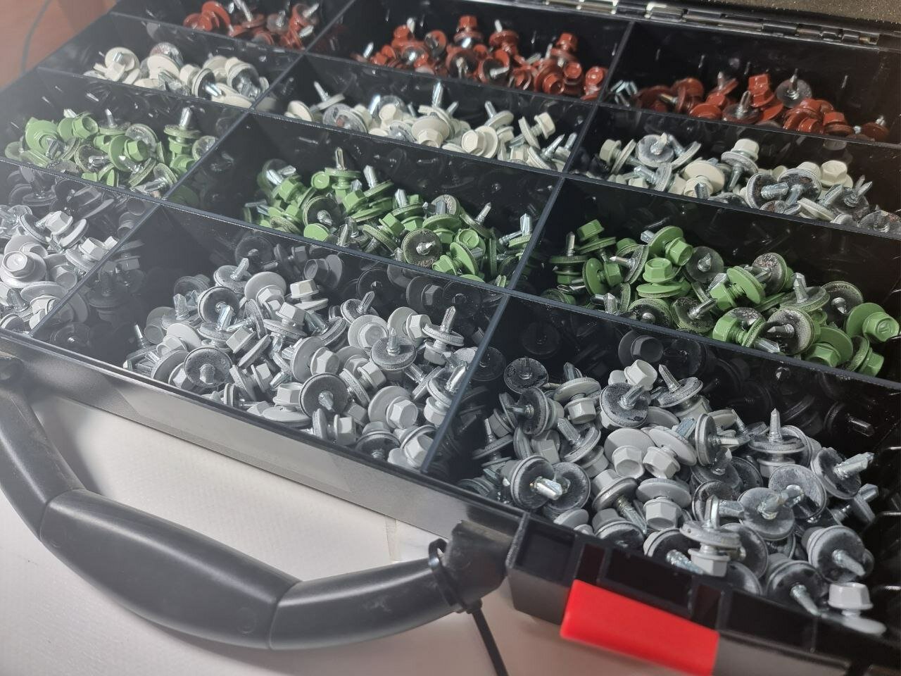 Шуруп по металлу с упл. шайбой и коротким буром кровельный DIN 7504-K SW10 с шайбой и RAL 6*20 мм (770 шт), Wurth Германия