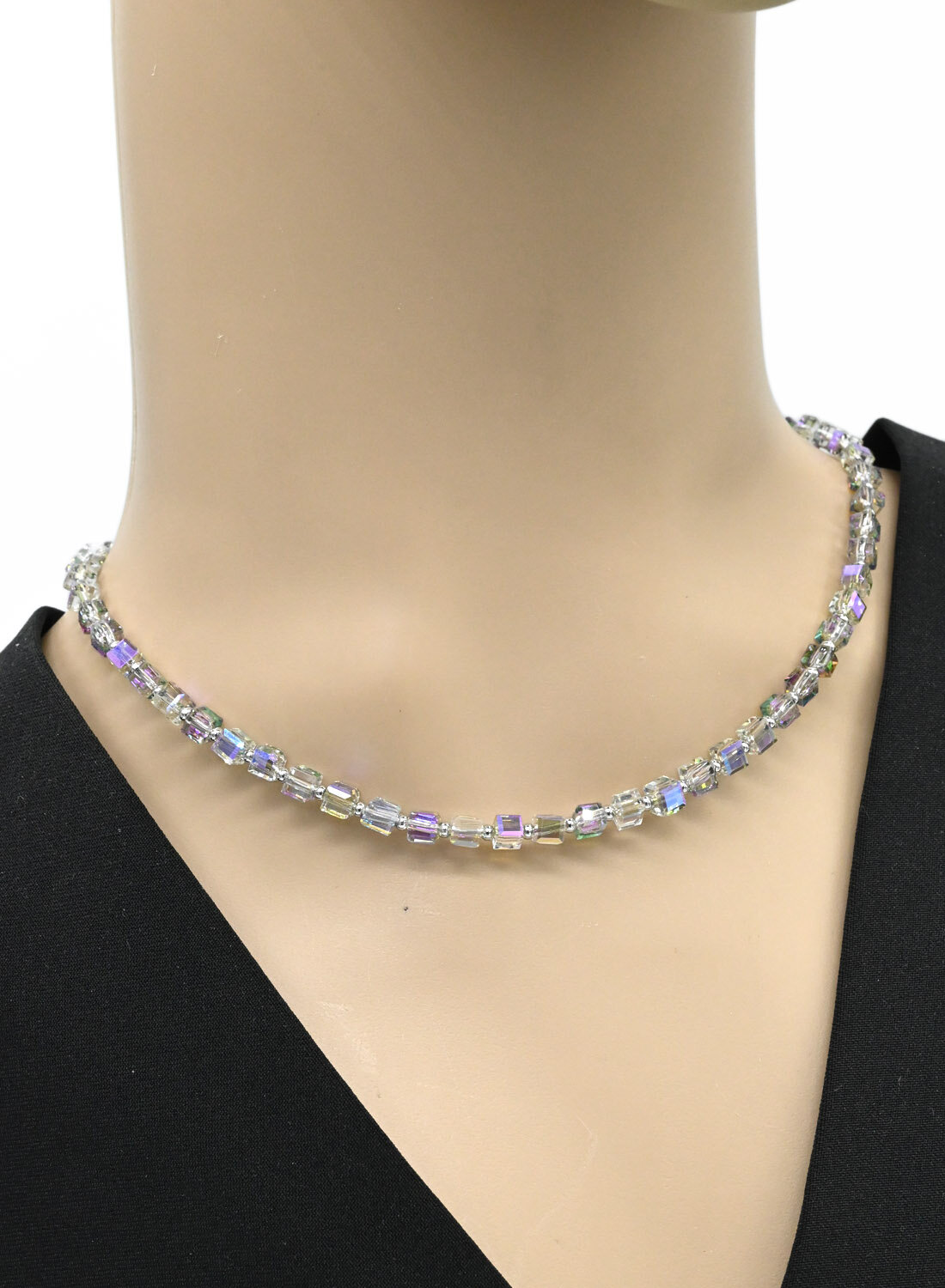 Бусы, циркон