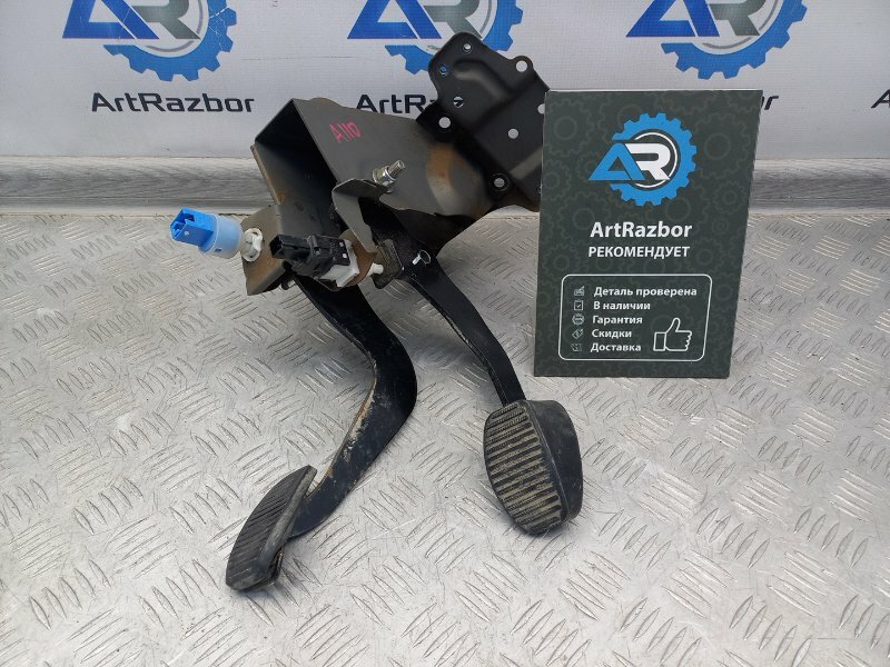 Б/У Педальный узел Fiat Albea / Фиат Альбеа 1.4 350A1000 77.6 Л.С 2011