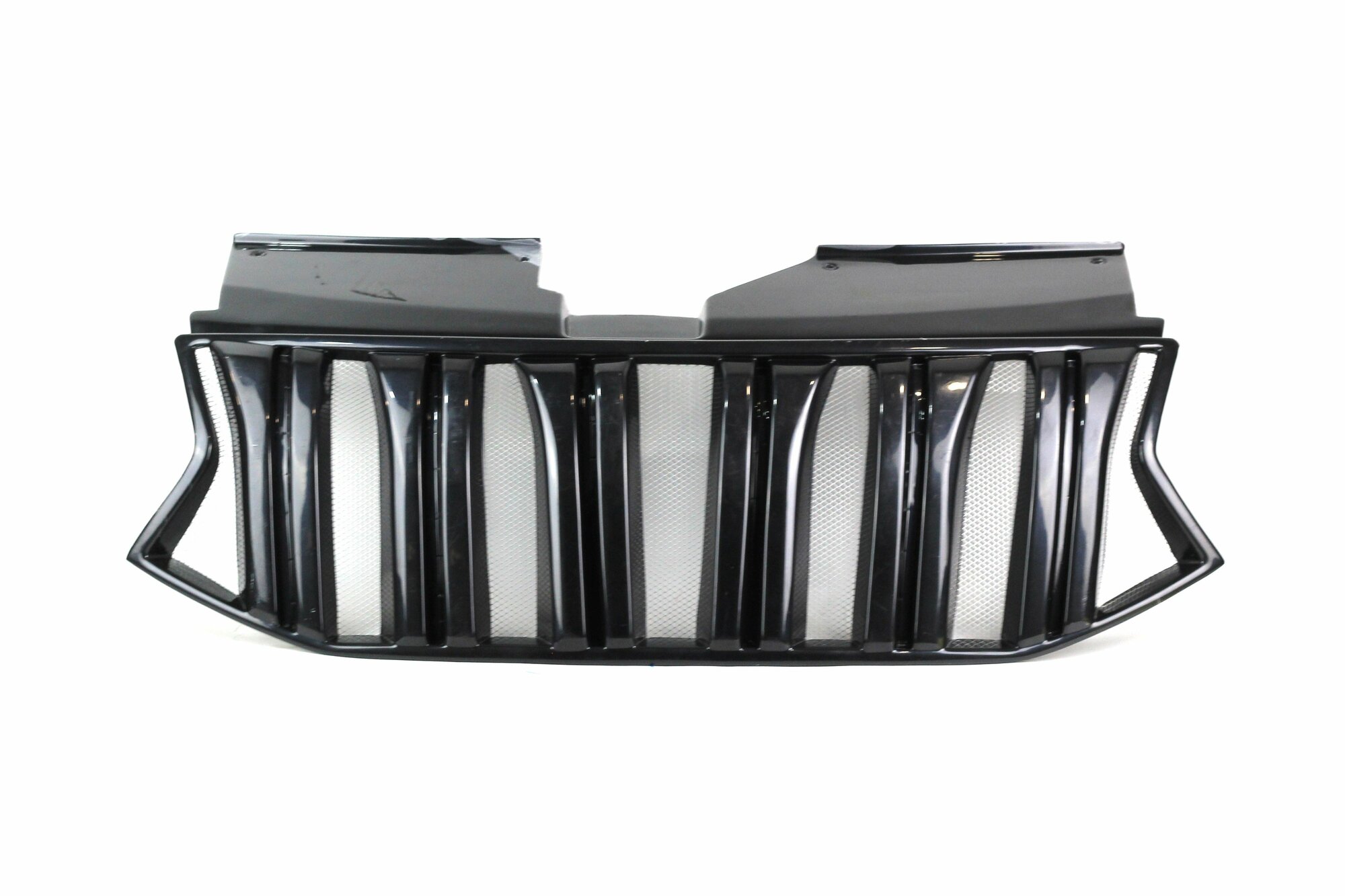 Решетка (облицовка) радиатора УАЗ Патриот с 2015 года выпуска (Прадо)