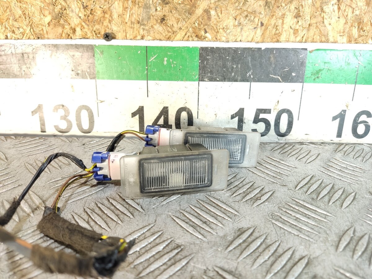 Подсветка номера VAZ Granta 11183717010