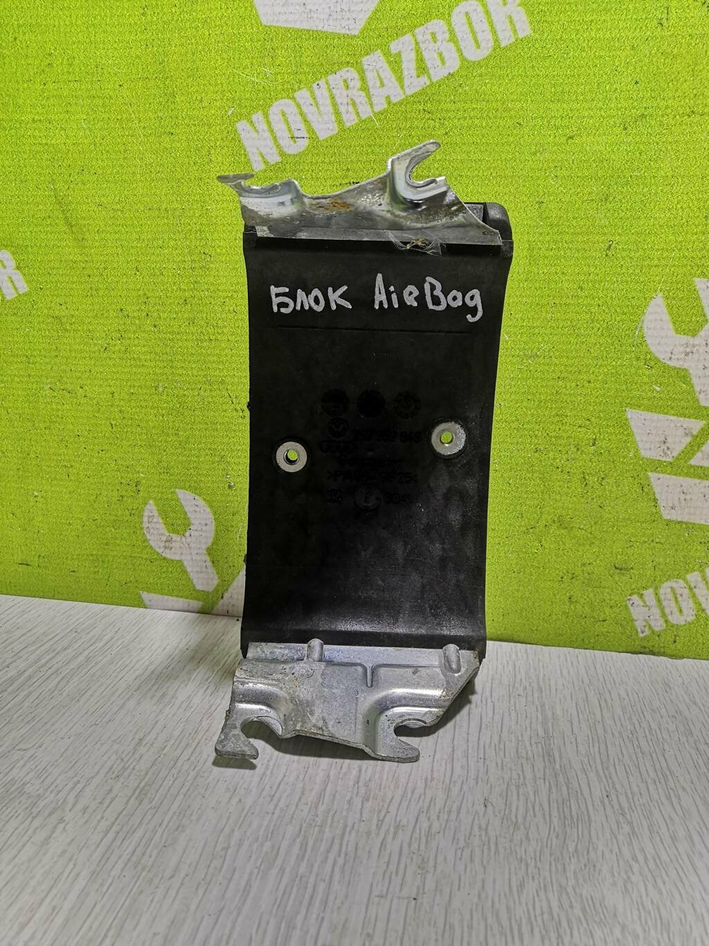 Кронштейн (сопут. товар) VW Golf 3 Vento 91-97