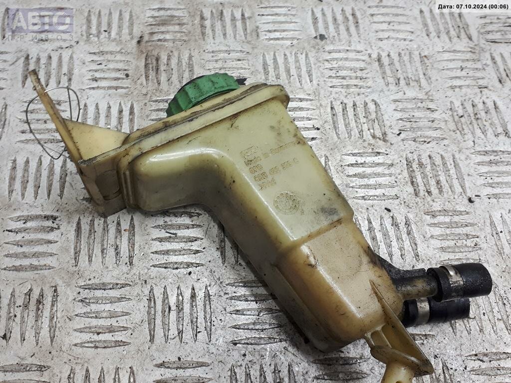 Бачок гидроусилителя Volkswagen Passat B5