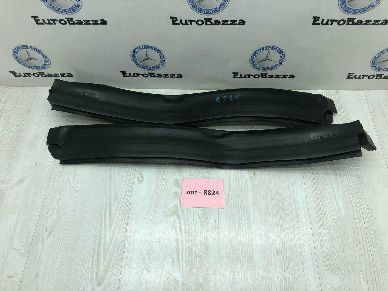 Подкапотный уплотнитель боковой Mercedes X204 А2046200096