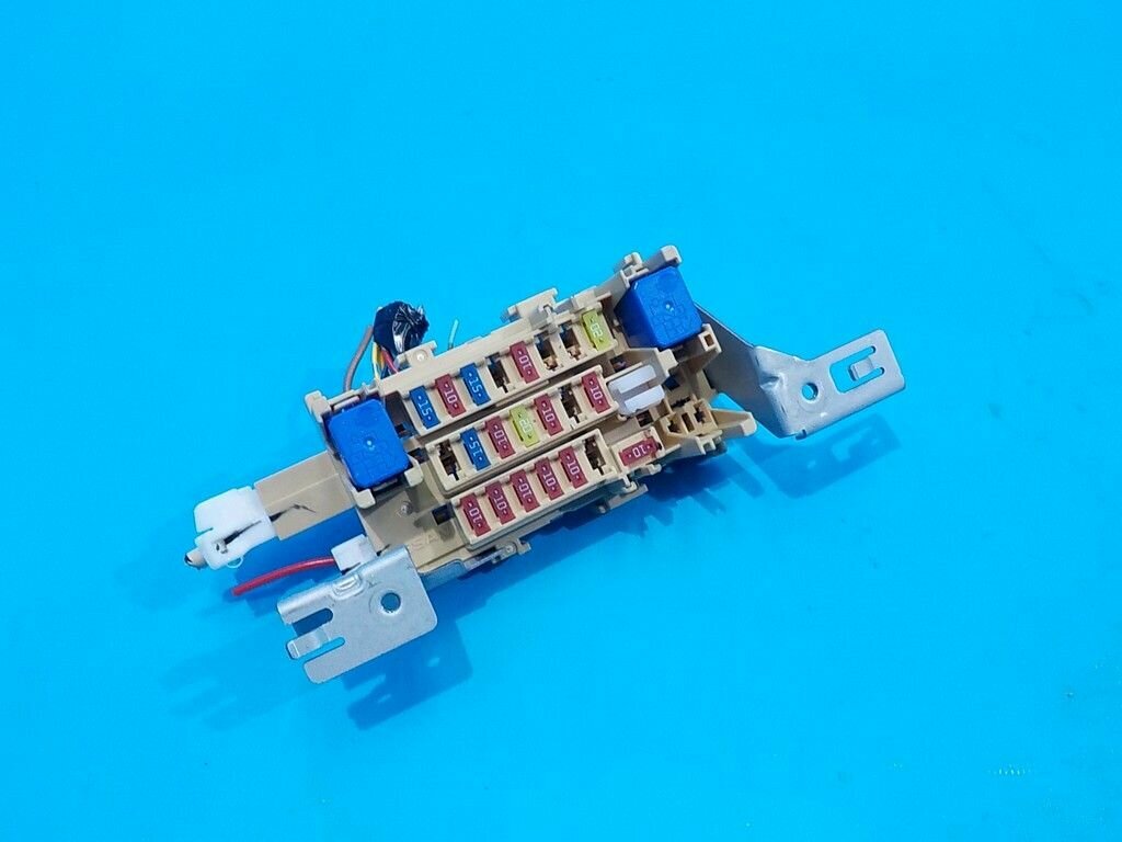 Блок предохранителей салонный Nissan Juke (F15) 2011-2019 243111HA0A - Б/У