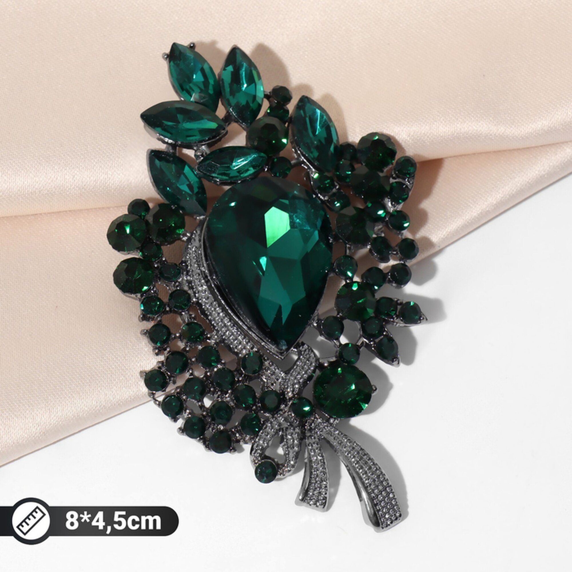 Брошь, стекло, стразы