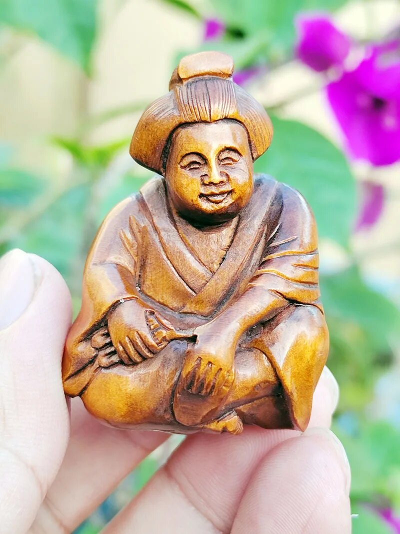 Ручная резная статуэтка из самшита гейша