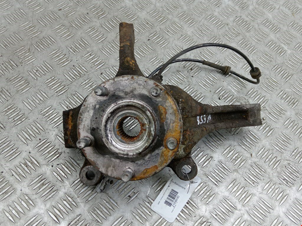 Ступица (кулак цапфа) передняя правая Nissan Qashqai 1 40202JG01B арт. 2168690