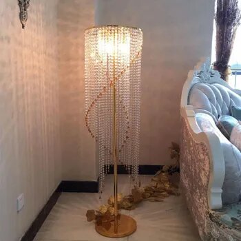 Напольный светильник