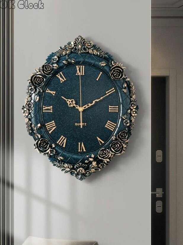 Старинные декоративные настенные часы