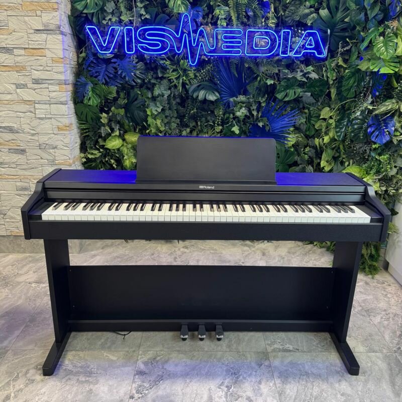 Цифровое пианино Roland "RP107", молоточковая механика, 88 клавиш, черное