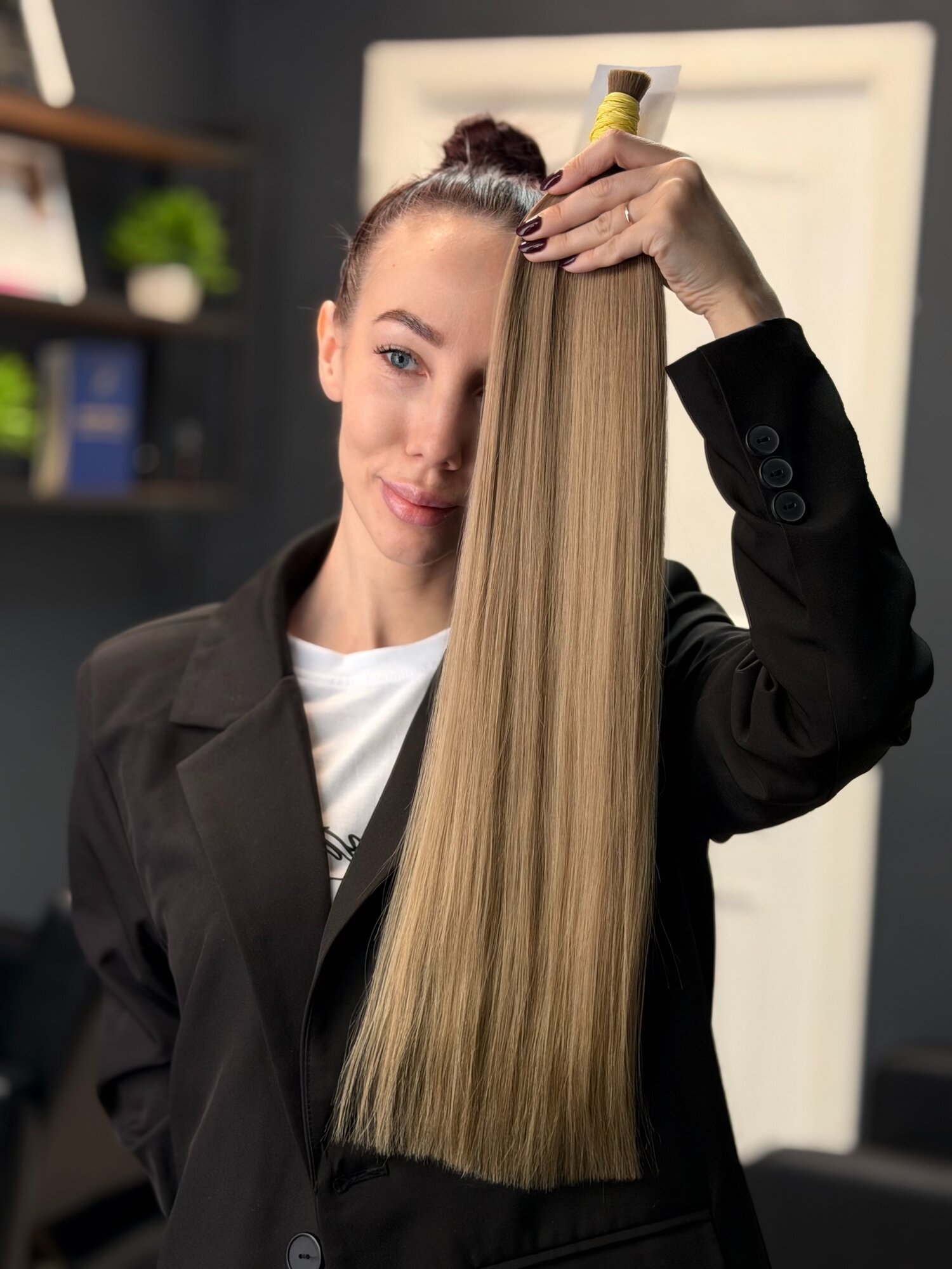 Натуральные волосы для наращивания 60 см 119 грамм одноголовые срезы русый для капсуляции