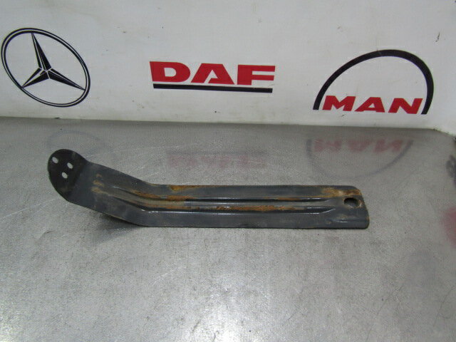 Кронштейн брызговика Scania P, R, G