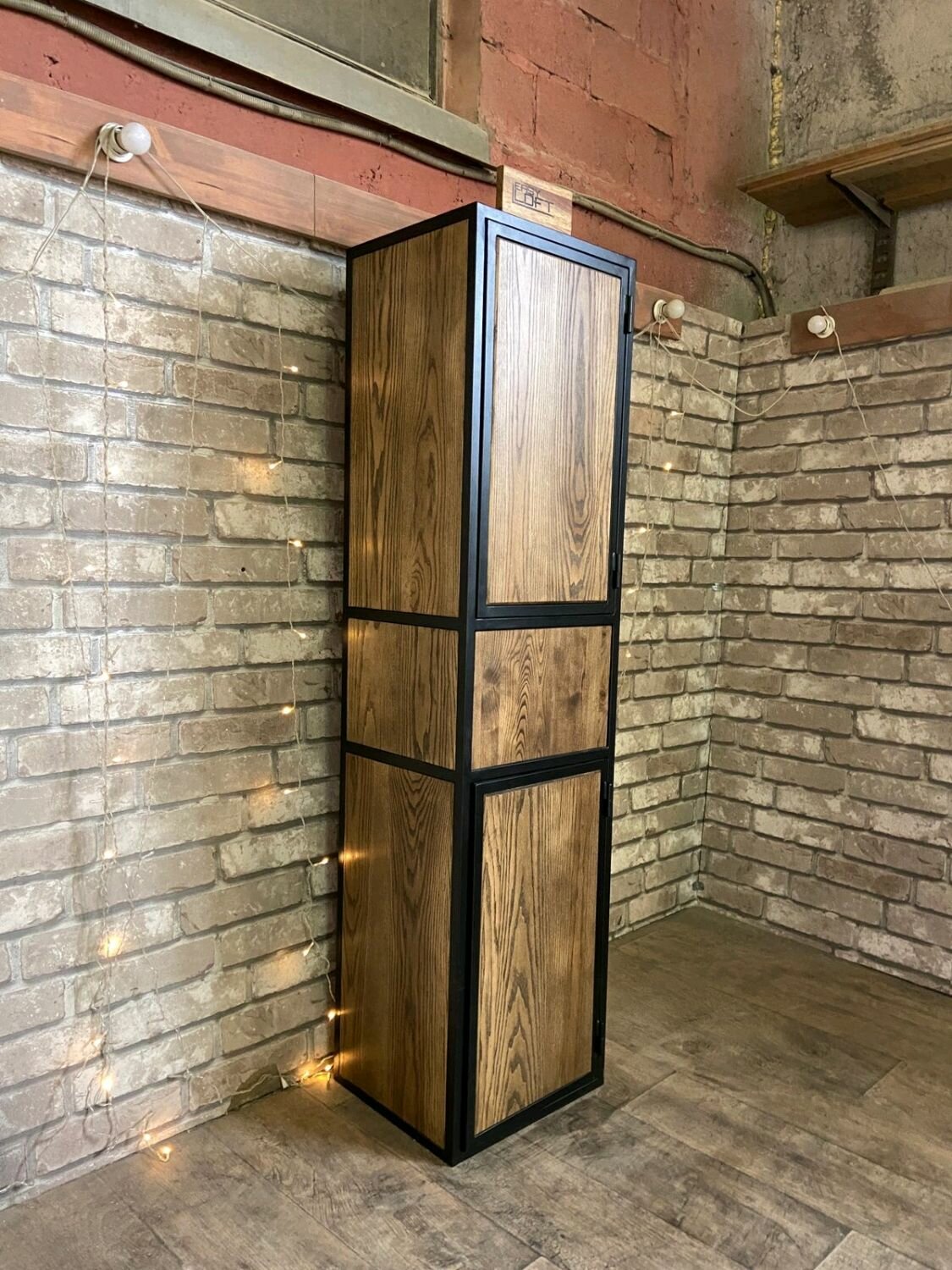 Пенал "EasyLOFT" в стиле лофт, настенный/подвесной, массив ясеня, 43х36х160 см.