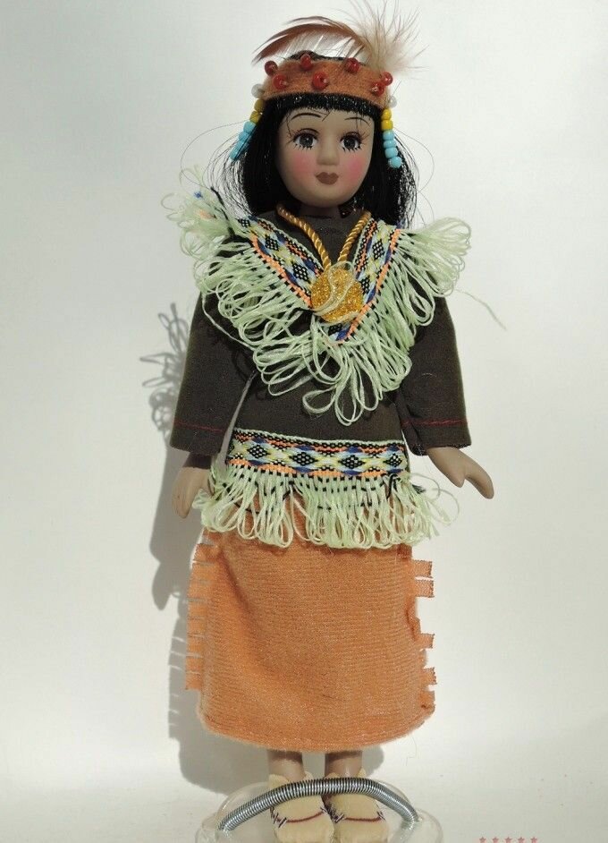 Кукла коллекционная Северная Америка (Сани)