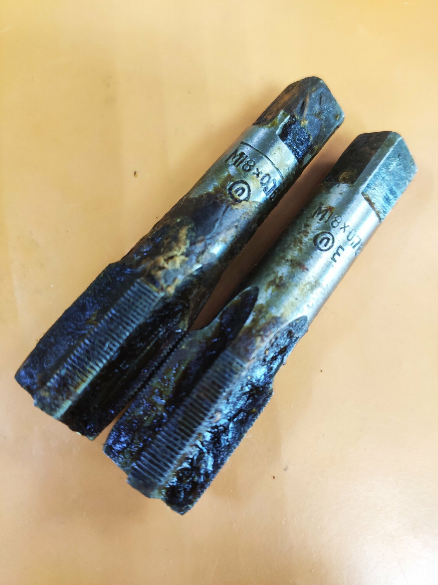 Метчик М 18*0,75 (комп. из 2-х)