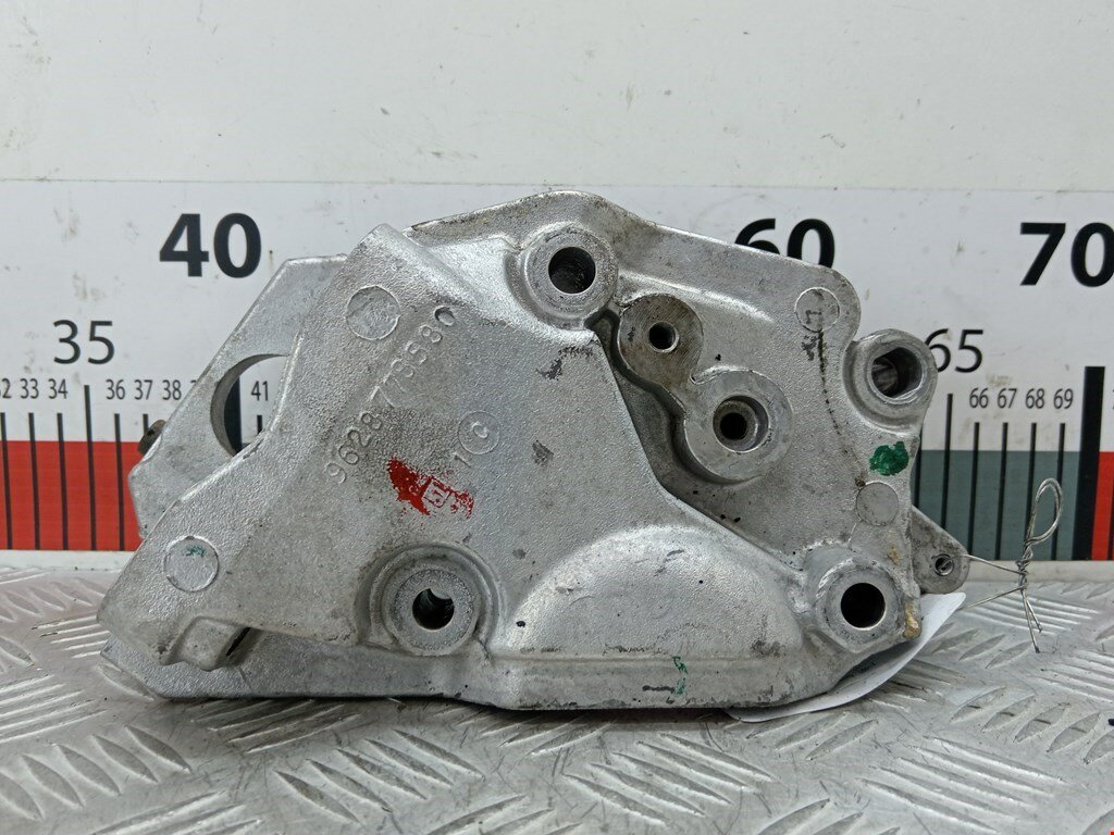 Кронштейн (крепление лапа) двигателя Renault Espace 3 9628776580 арт. 2046161