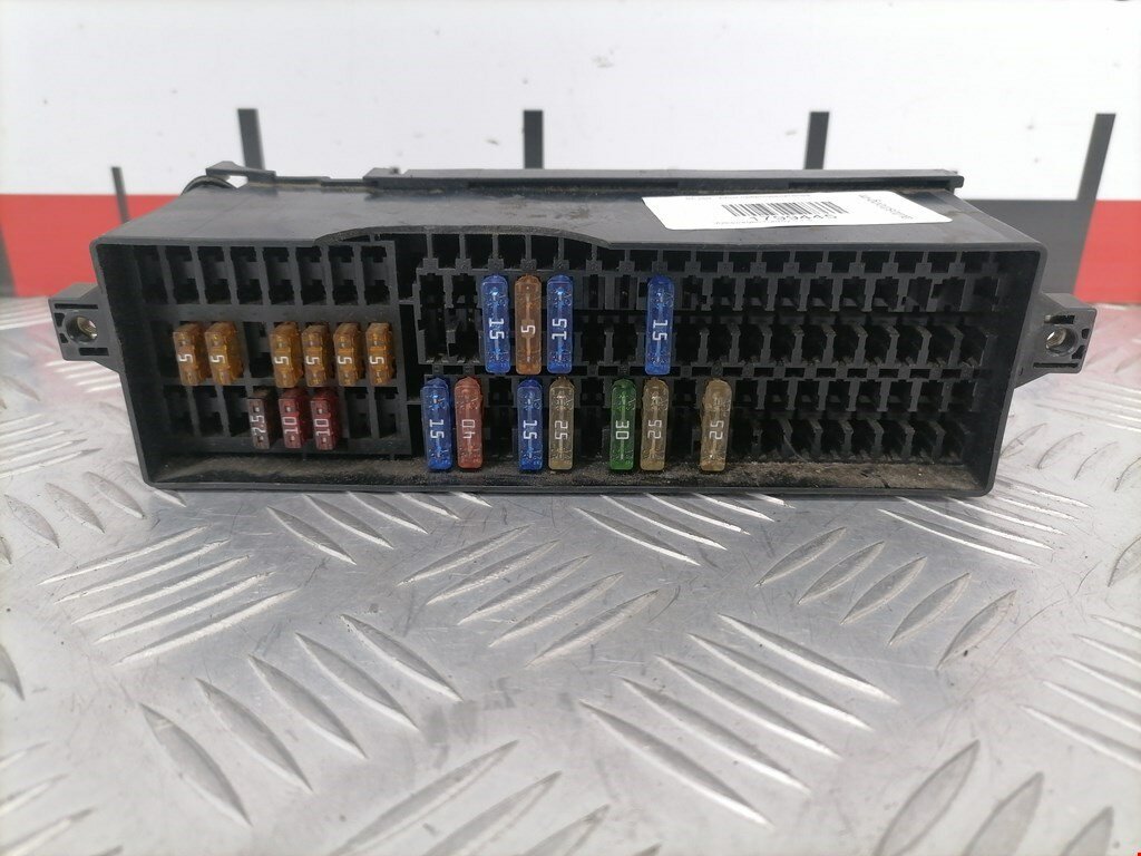 Блок предохранителей Volkswagen Caddy 3 1K0937125A арт. 1799445