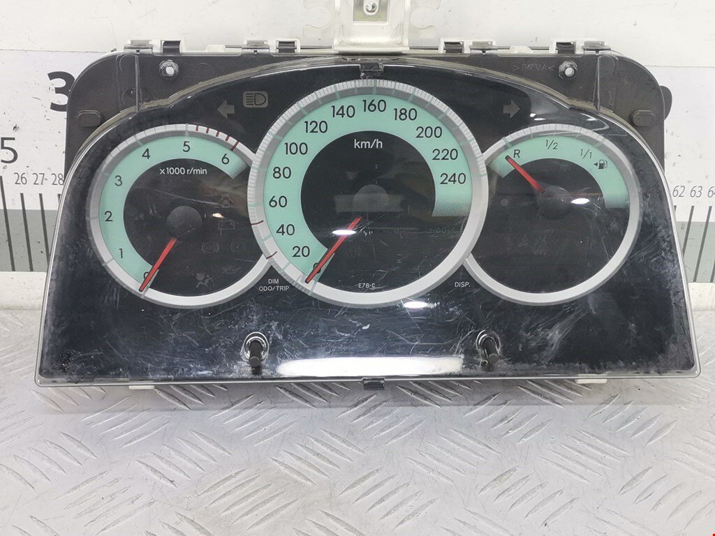 Панель приборная (щиток приборов) Toyota Corolla Verso 2 838000F091 арт. 1635078