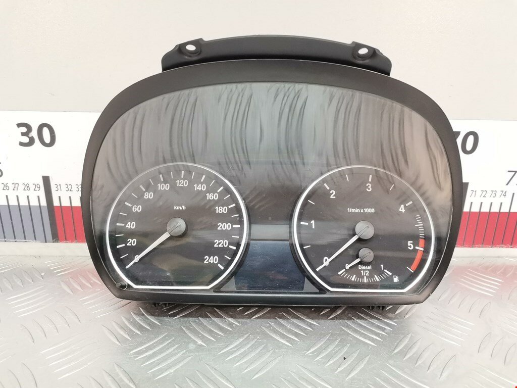 Панель приборная (щиток приборов) BMW 1-Series (E81/E82/E87/E88) 62109283801 арт. 1756549