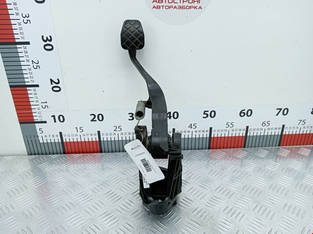 Педаль сцепления Volkswagen Polo 5 6R2721059E арт. 1744446