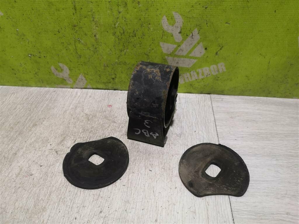 Опора двигателя задняя VW Passat B4 94-96