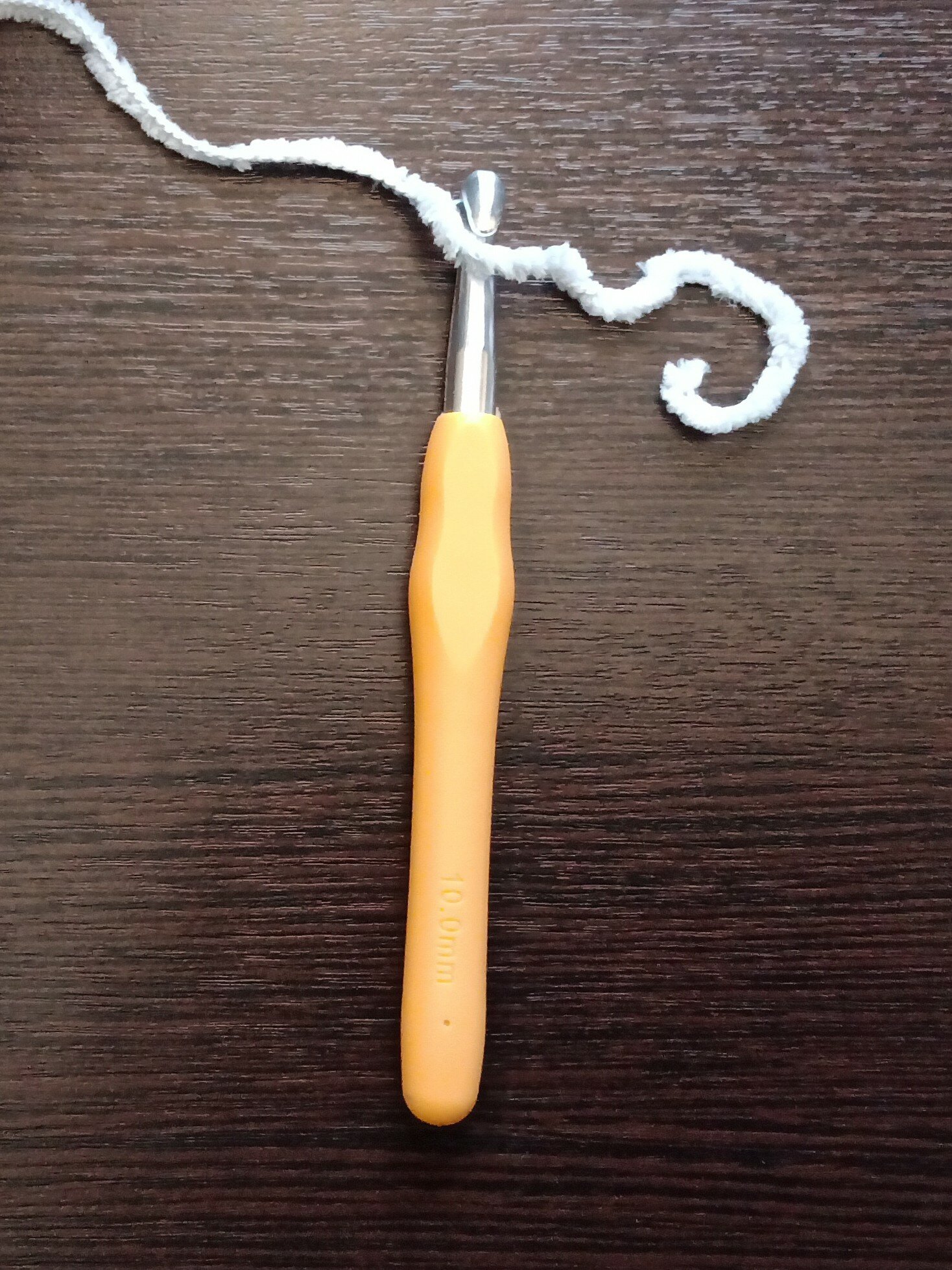 Крючок для вязания 10 мм