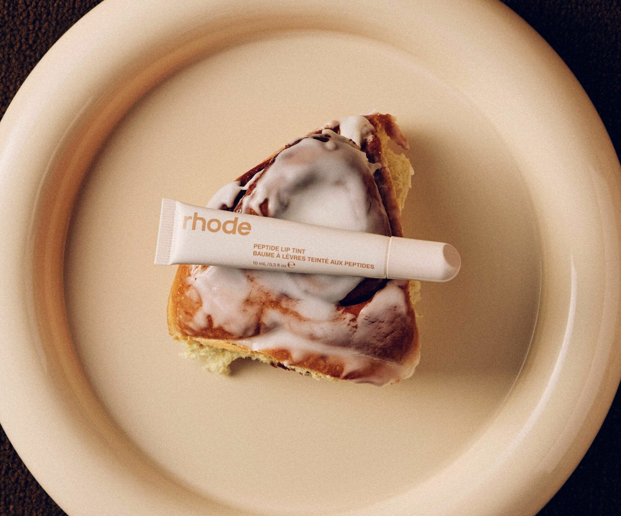 Rhode Блеск для губ peptide lip tint Cinnamon Roll