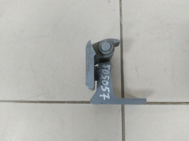 Петля двери передней левой верхняя Audi A6 C7 2011 кат.номер: 4G0831401A