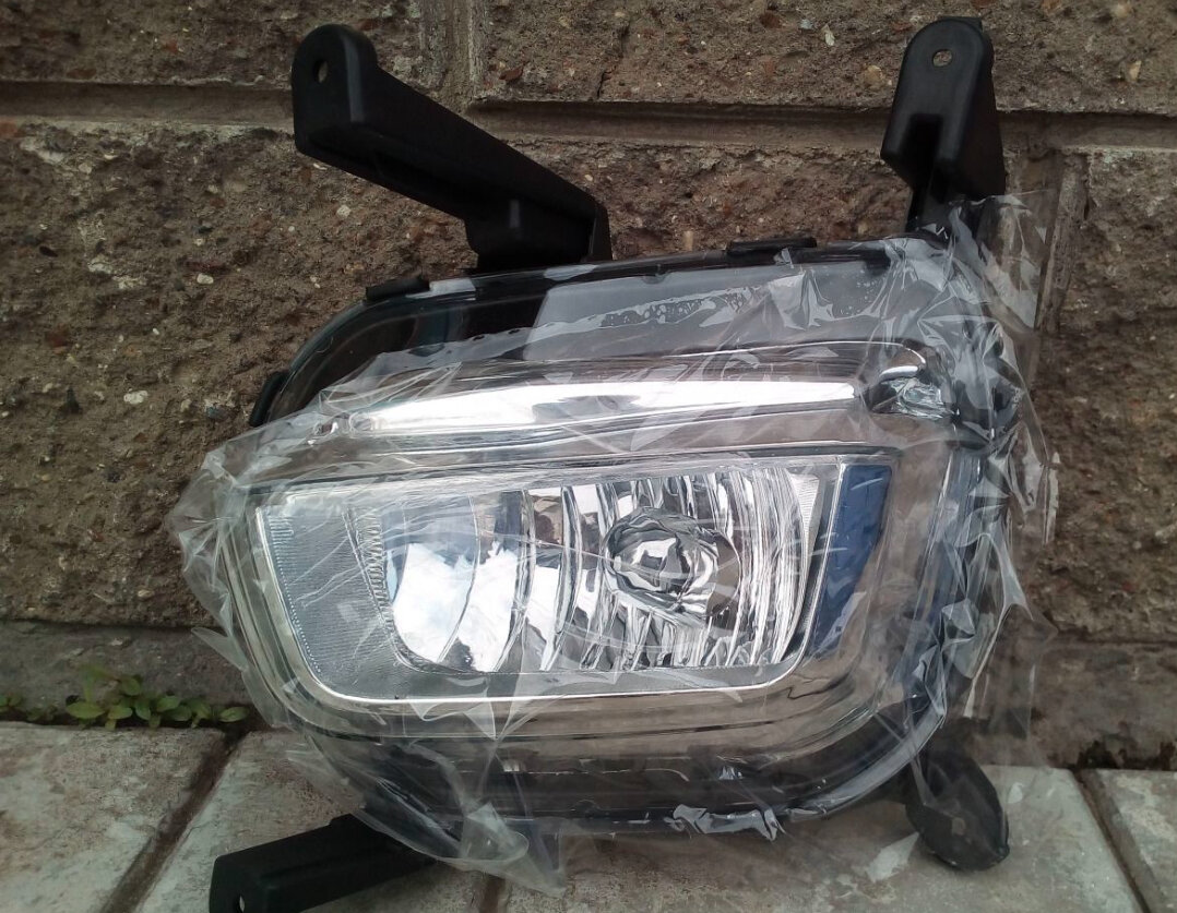 Противотуманная фара левая Kia Rio 3 (аналог)