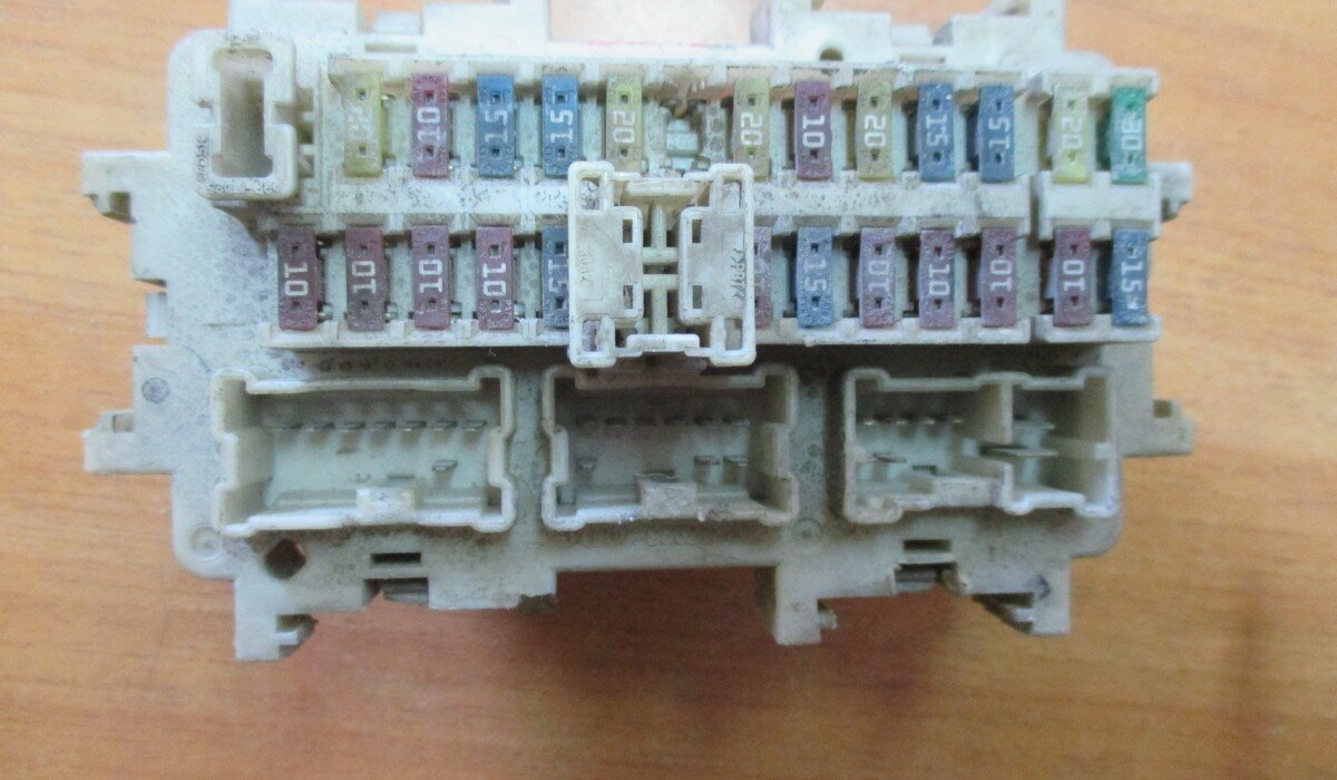 Блок предохранителей QX56/QX80 (Z62) Infiniti 2435179903