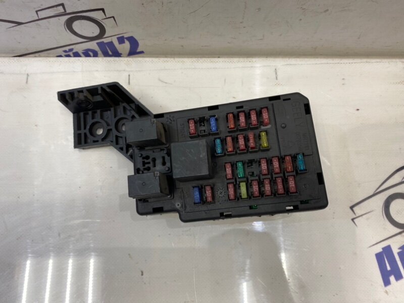 Б/У блок предохранителей, реле салона Geely Emgrand EC7 2012 FE-1 JL4G18 26631 GEELY арт. 06703569, MR7181