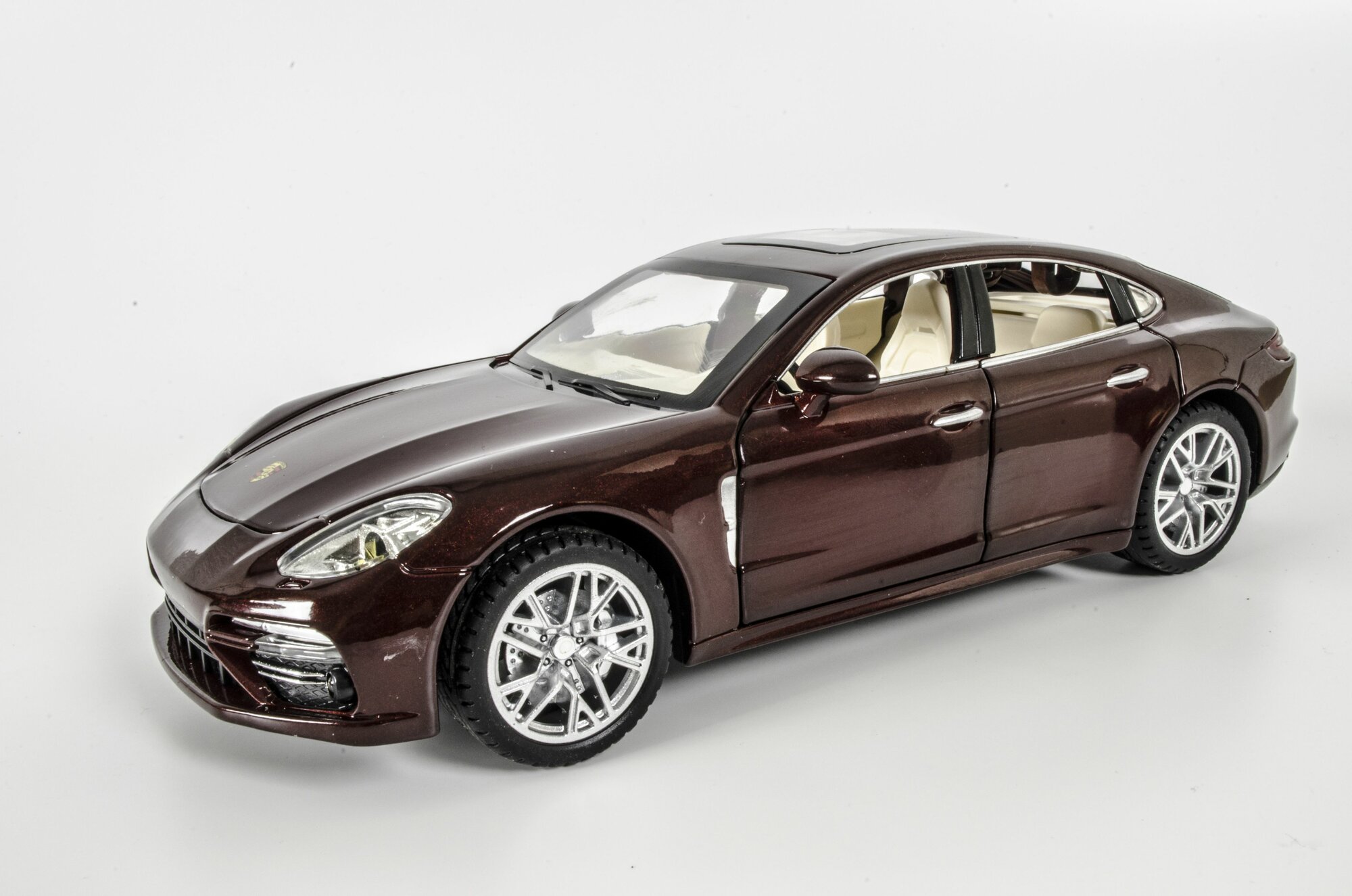 Масштабная модель машинки Porsche Panamera (Порш Панамера), масштаб 1:24 -hz