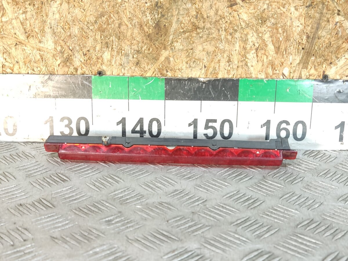 Фонарь задний стоп сигнал AUDI A3 1996-2003 8D9945097B