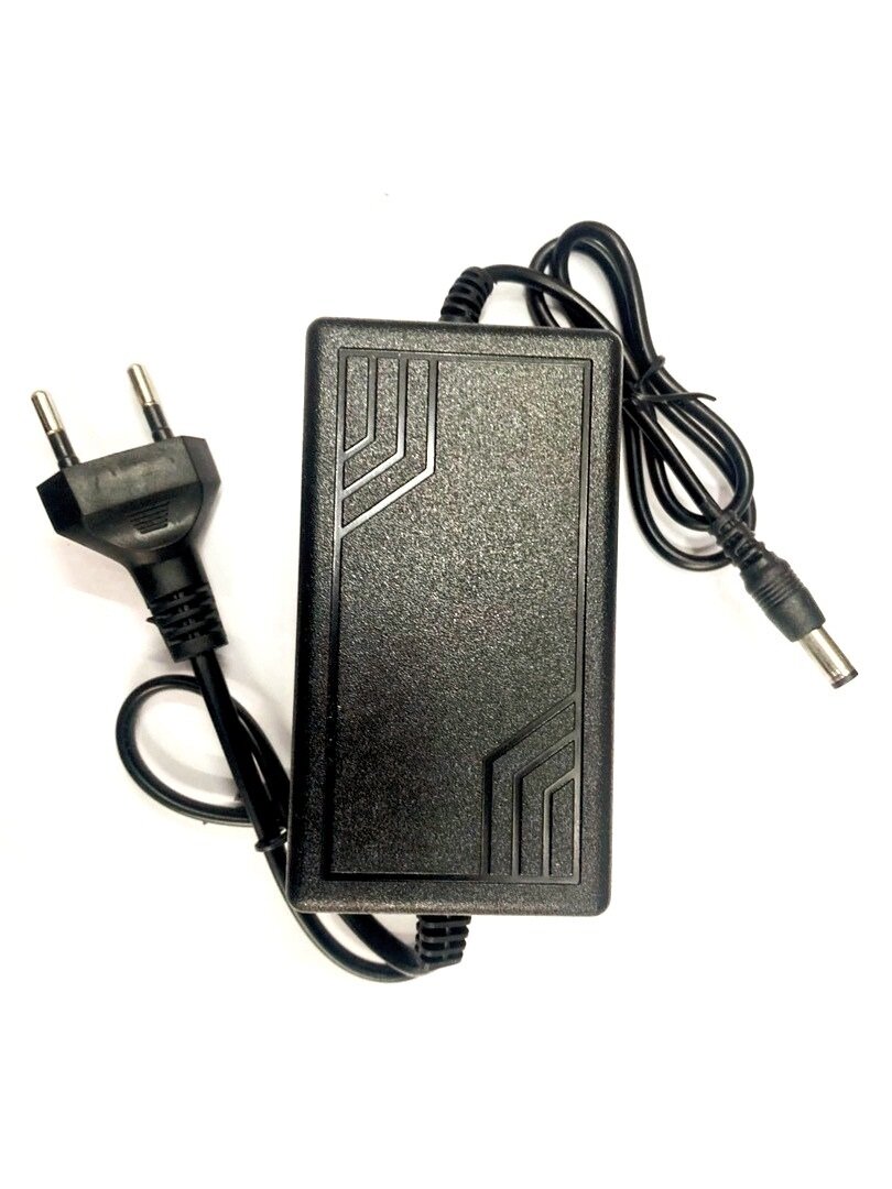 Блок питания (сетевой адаптер) универсальный 12V 3A диаметр 5,5 мм