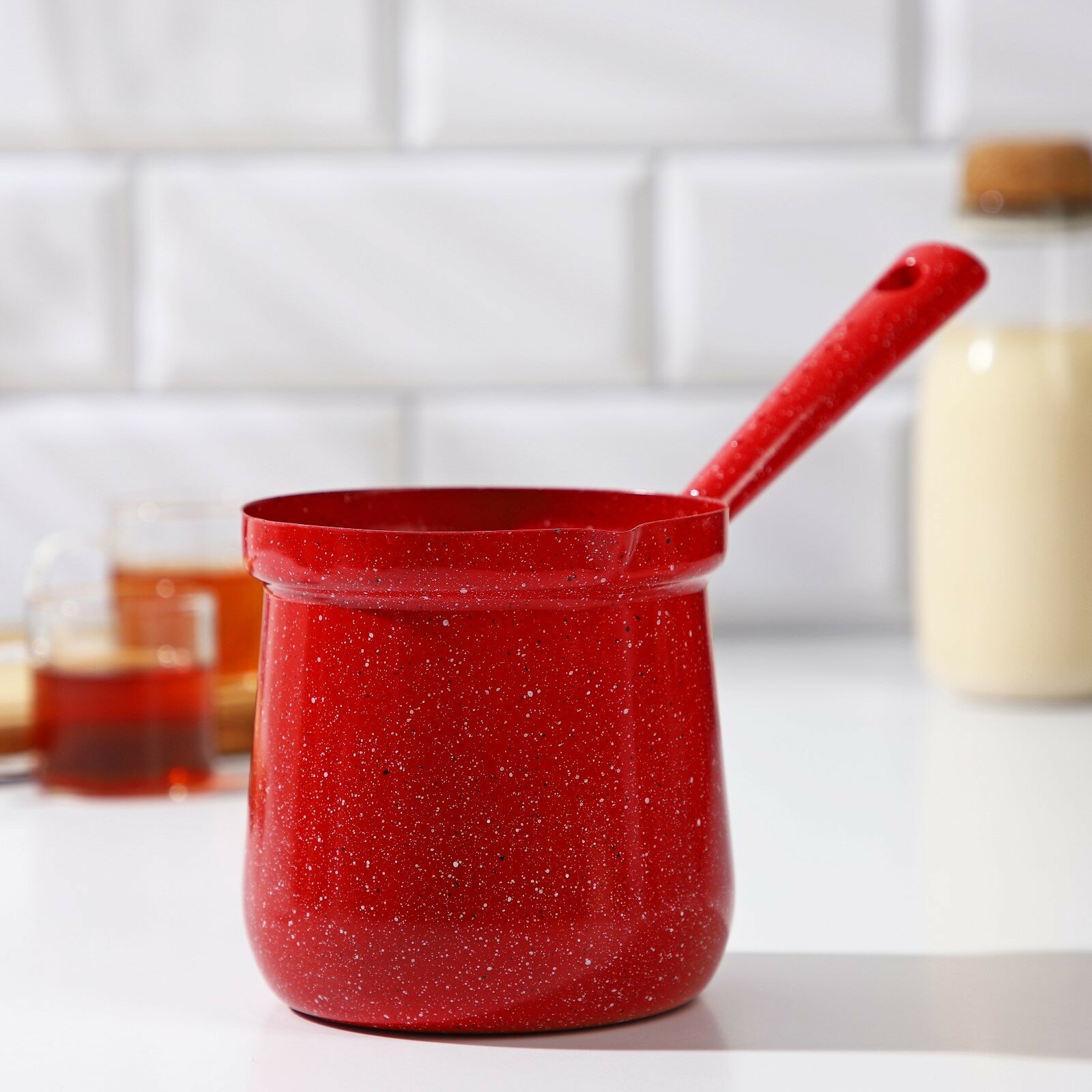 Турка Доляна «Мрамор рэд», 700 мл, d=10 см, пластиковая ручка, антипригарное покрытие, индукция, цвет красный, 4577823