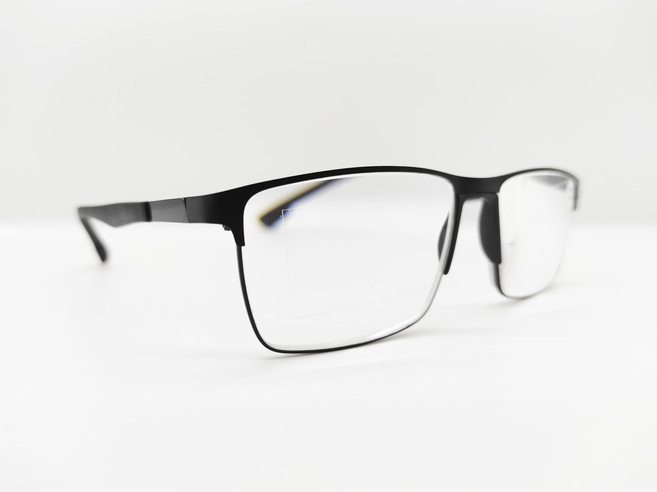 Cтильные готовые очки с UV защитой для красивого взгляда +1,50