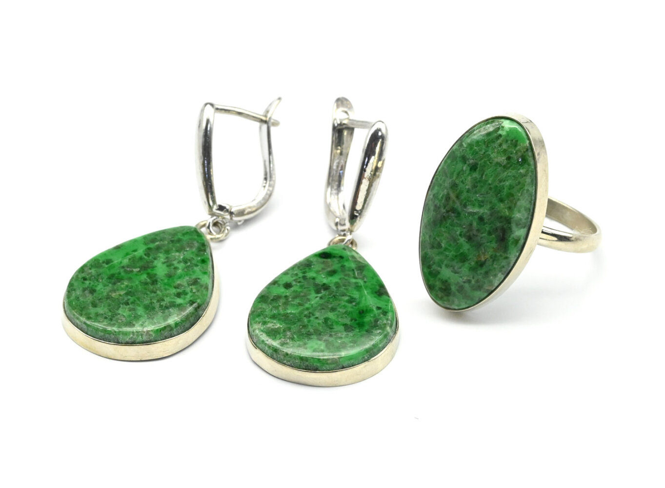 Комплект бижутерии: кольцо, серьги, цоизит