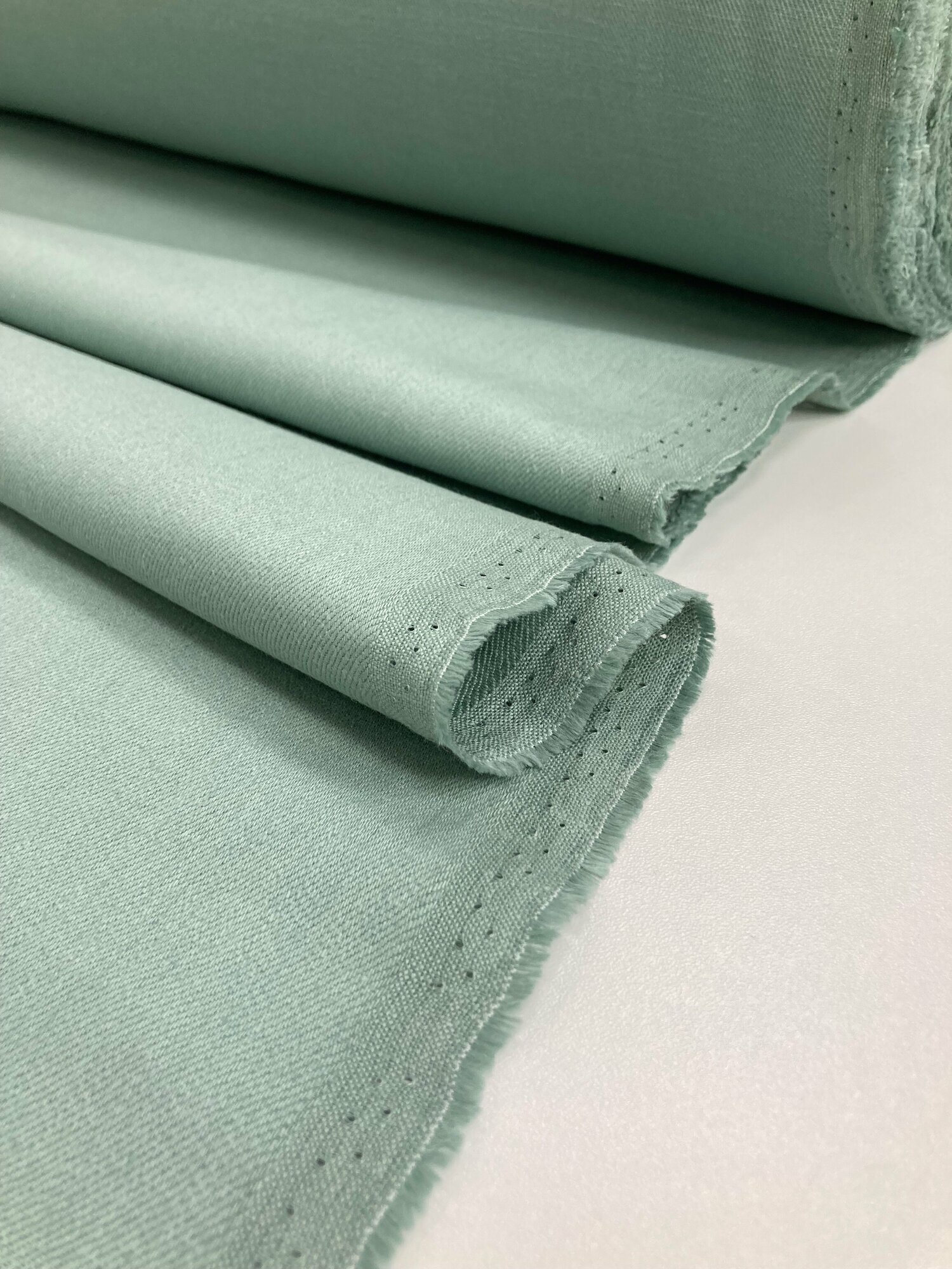 Полульняная ткань в цвете Полынь, 69% лен, 31% хлопок, плотность 280 гр, ширина 155 см, отрез 2 м