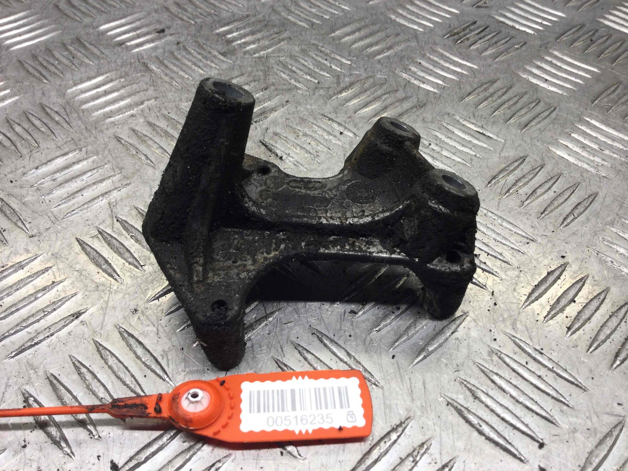 Б/У Кронштейн двигателя Audi A3 8P (2003-2005) 2005 г.