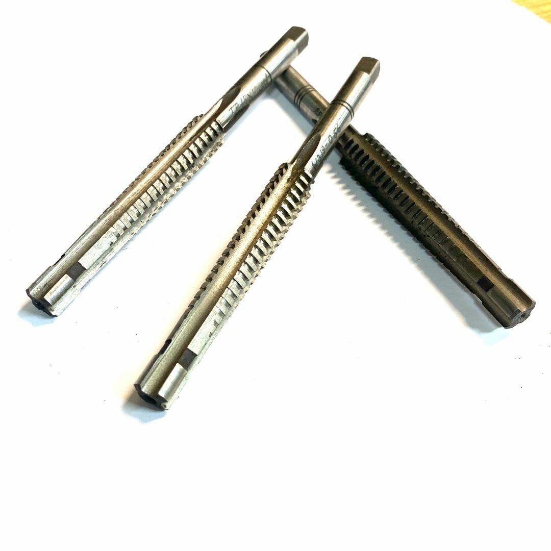 Метчик Tr 18х4 трапецеидальный м/р к-т из 3-х штук левый