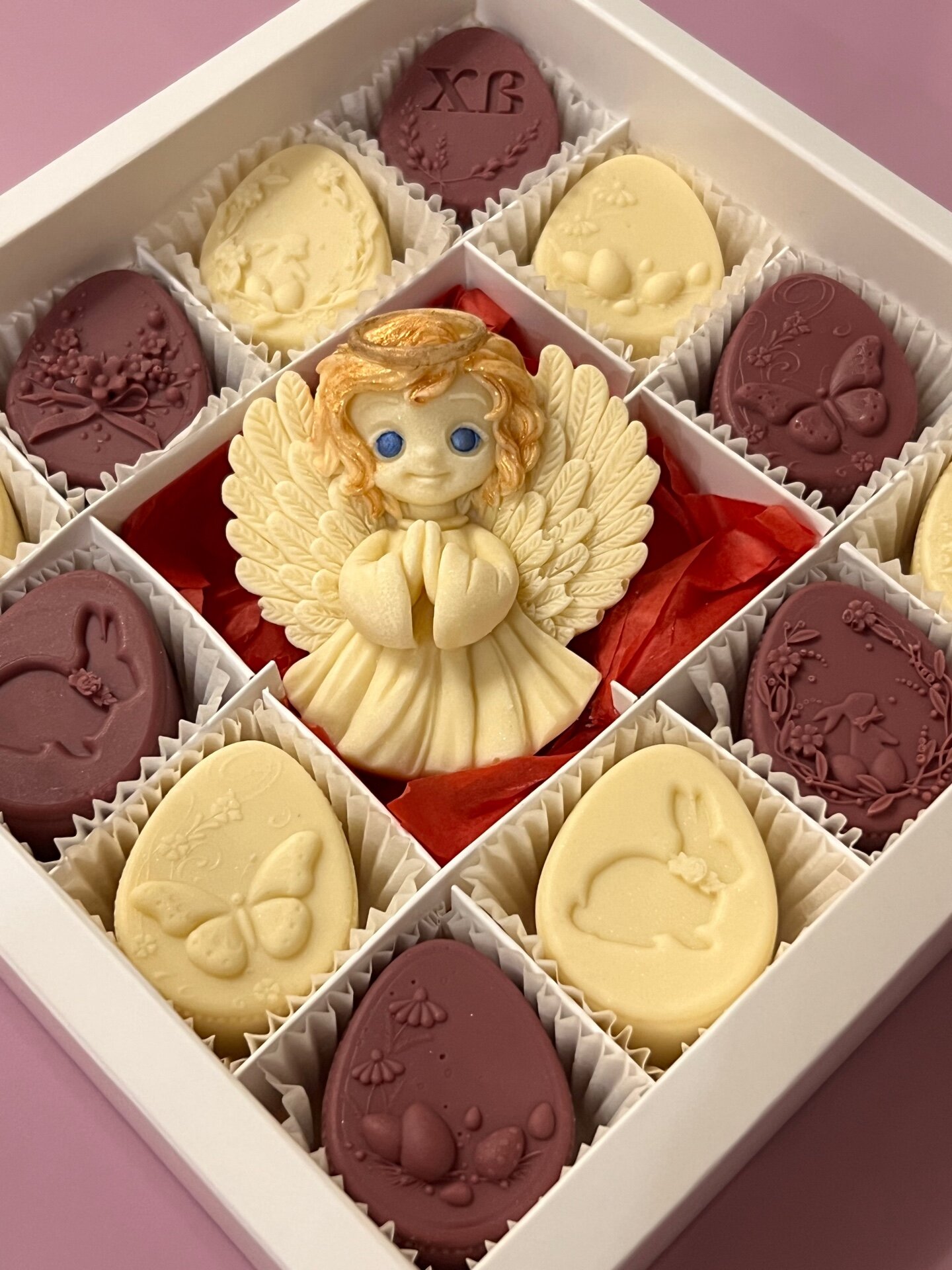 Шоколадные яйца "Набор №61- 12 яйц и ангел", белый шоколад, ручная работа